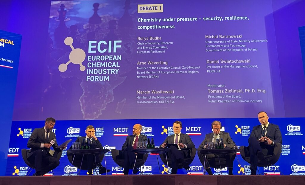 Prezes PERN na ECIF 2025: Bezpieczeństwo logistyki paliwowej to ...